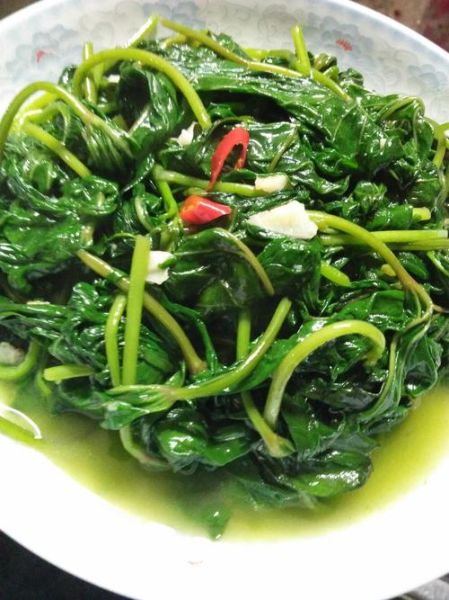 清炒地瓜叶怎么做_地瓜叶要不要焯水-第3张图片-山城妙识