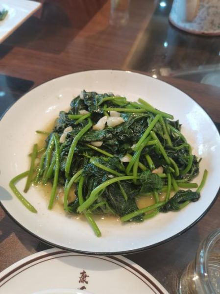 清炒地瓜叶怎么做_地瓜叶要不要焯水-第1张图片-山城妙识