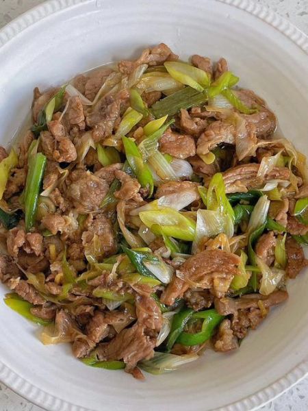 大葱炒肉怎么炒才嫩_大葱炒肉用哪个部位肉-第1张图片-山城妙识 大葱炒肉怎么炒才嫩_大葱炒肉用哪个部位肉-第1张图片-山城妙识