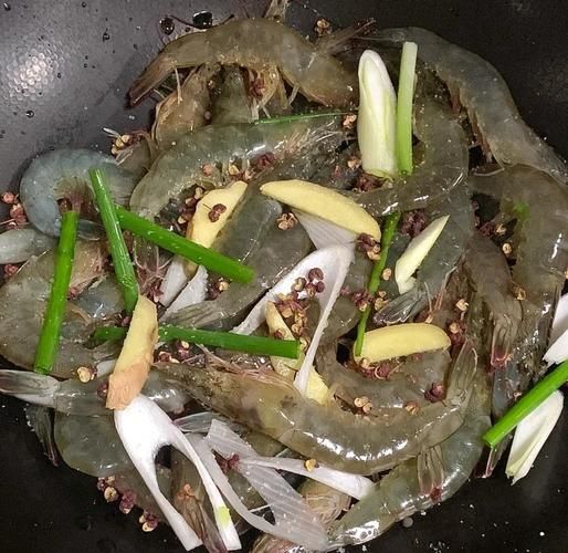 水煮虾煮多长时间最好_水煮虾煮几分钟口感最嫩-第1张图片-山城妙识 水煮虾煮多长时间最好_水煮虾煮几分钟口感最嫩-第1张图片-山城妙识