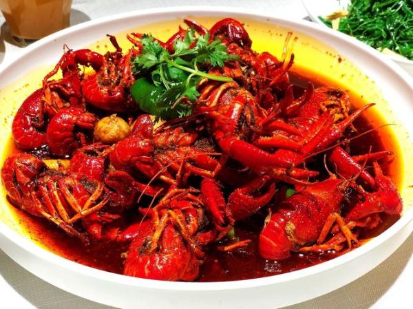香辣小龙虾图片大全_如何挑选最诱人-第1张图片-山城妙识