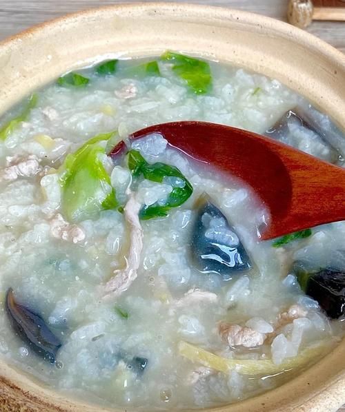 香菇皮蛋瘦肉粥怎么做_皮蛋瘦肉粥要煮多久-第2张图片-山城妙识 香菇皮蛋瘦肉粥怎么做_皮蛋瘦肉粥要煮多久-第2张图片-山城妙识