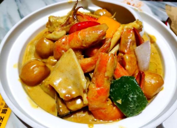 咖喱海鲜大杂烩怎么做_咖喱海鲜大杂烩的家常做法-第1张图片-山城妙识