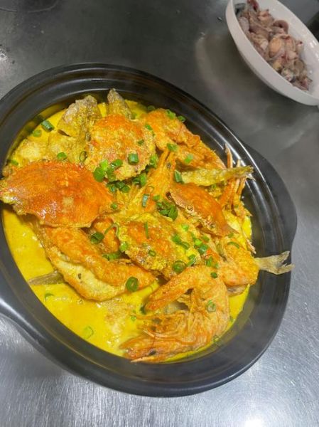 咖喱海鲜大杂烩怎么做_咖喱海鲜大杂烩的家常做法-第2张图片-山城妙识