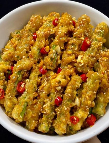 干炸豆角怎么做才酥脆_干炸豆角用不用焯水-第1张图片-山城妙识