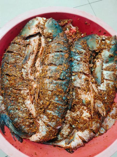 腊草鱼怎么腌制_腊草鱼腌制方法-第1张图片-山城妙识