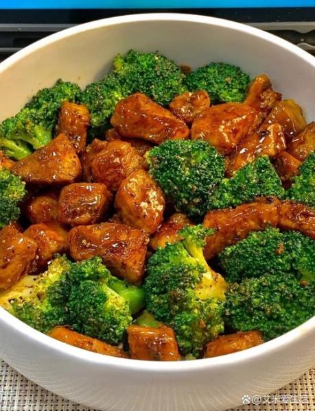 西兰花炒肉怎么炒好吃_西兰花炒肉用焯水吗-第3张图片-山城妙识 西兰花炒肉怎么炒好吃_西兰花炒肉用焯水吗-第3张图片-山城妙识