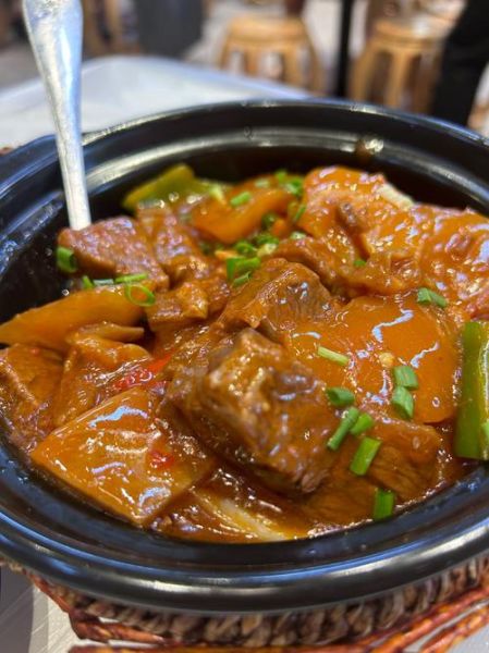 红烧牛腩萝卜怎么做好吃_牛腩炖萝卜的秘诀-第2张图片-山城妙识