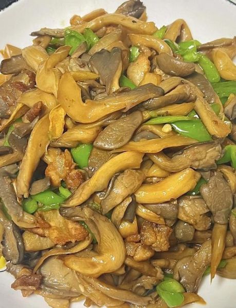 平菇炒肉怎么炒才好吃_平菇炒肉的家常做法窍门-第1张图片-山城妙识 平菇炒肉怎么炒才好吃_平菇炒肉的家常做法窍门-第1张图片-山城妙识