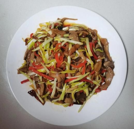 平菇炒肉怎么炒才好吃_平菇炒肉的家常做法窍门-第2张图片-山城妙识 平菇炒肉怎么炒才好吃_平菇炒肉的家常做法窍门-第2张图片-山城妙识