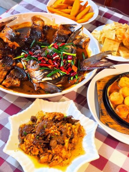 啤酒炖鲤鱼的家常做法_啤酒炖鲤鱼怎么做好吃-第2张图片-山城妙识