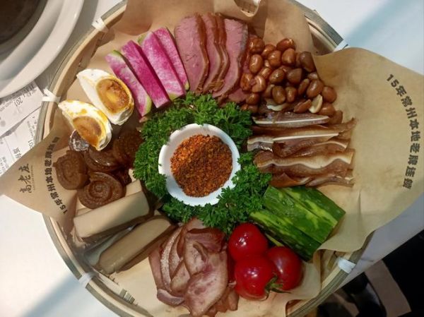 卤水拼盘有什么肉_经典搭配与隐藏食材-第2张图片-山城妙识 卤水拼盘有什么肉_经典搭配与隐藏食材-第2张图片-山城妙识