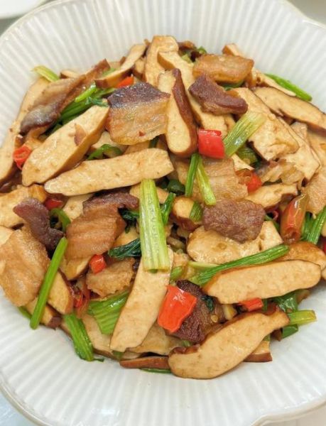 攸县香干回锅肉怎么做_攸县香干回锅肉正宗做法-第1张图片-山城妙识