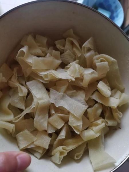 凉拌面皮怎么做才筋道_凉拌面皮热量高吗-第3张图片-山城妙识 凉拌面皮怎么做才筋道_凉拌面皮热量高吗-第3张图片-山城妙识