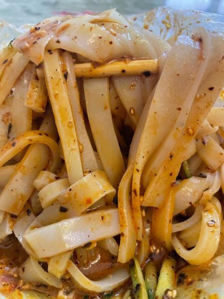 凉拌面皮怎么做才筋道_凉拌面皮热量高吗-第2张图片-山城妙识 凉拌面皮怎么做才筋道_凉拌面皮热量高吗-第2张图片-山城妙识