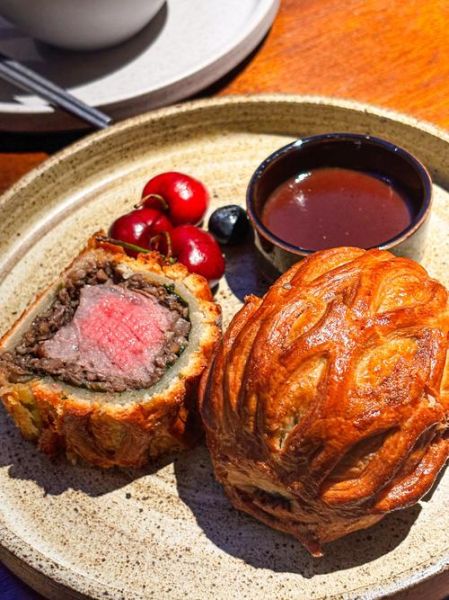 惠灵顿牛排是哪个部位_用什么牛肉做最好-第1张图片-山城妙识 惠灵顿牛排是哪个部位_用什么牛肉做最好-第1张图片-山城妙识