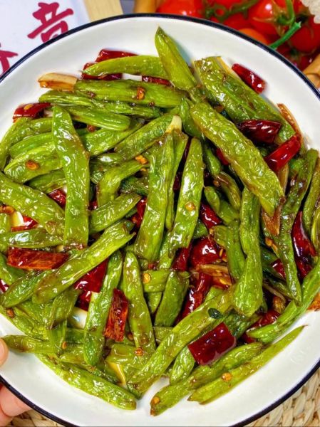 干煸四季豆怎么做好吃_干煸四季豆要不要焯水-第1张图片-山城妙识