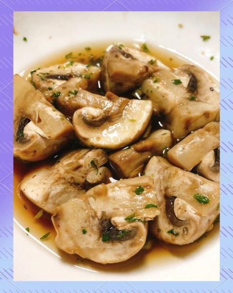 白色圆头菇怎么做好吃_白色圆头菇做法大全-第1张图片-山城妙识