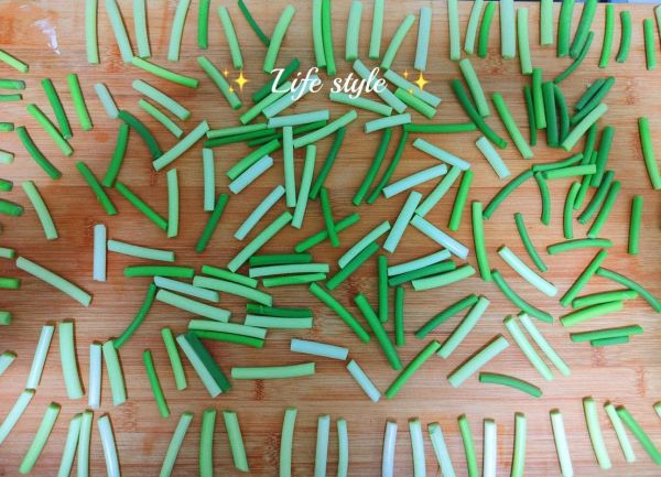 泡蒜苔的做法大全_蒜苔怎么腌制才脆-第3张图片-山城妙识