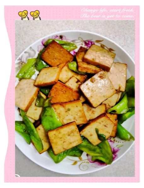 青椒炒素鸡怎么炒好吃_青椒素鸡用焯水吗-第1张图片-山城妙识