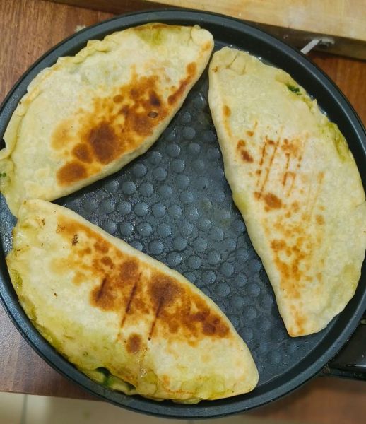 电饼铛做韭菜盒子怎么做_电饼铛韭菜盒子需要几分钟-第2张图片-山城妙识