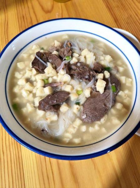 水盆羊肉和羊肉泡馍的区别_哪个更好吃-第2张图片-山城妙识