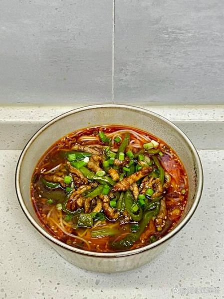 青椒肉丝面怎么做_青椒肉丝面热量高吗-第2张图片-山城妙识