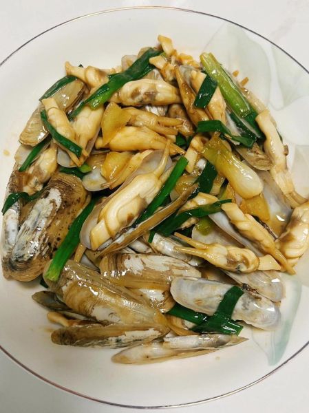 炒蛏子怎么做好吃_炒蛏子去沙技巧-第2张图片-山城妙识