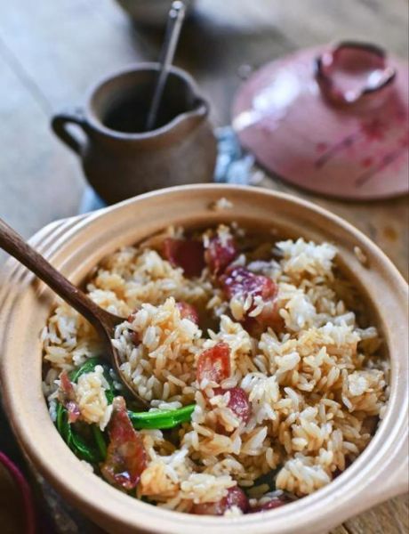 煲仔饭腊肠要先煮熟吗_腊肠煲仔饭正确做法-第2张图片-山城妙识