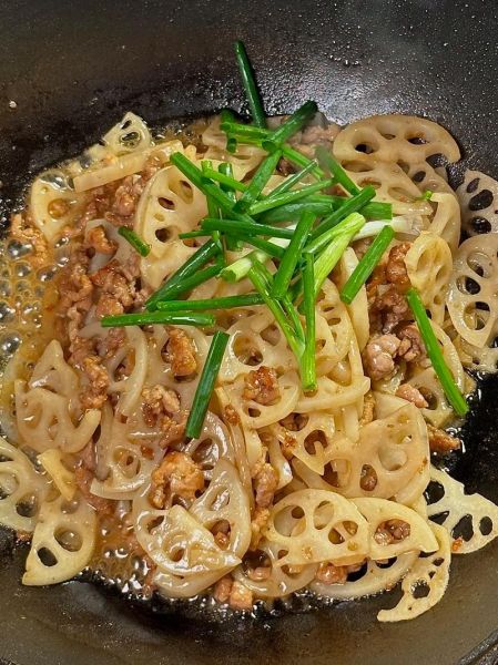 藕片炒肉怎么炒才脆_藕片炒肉用焯水吗-第3张图片-山城妙识