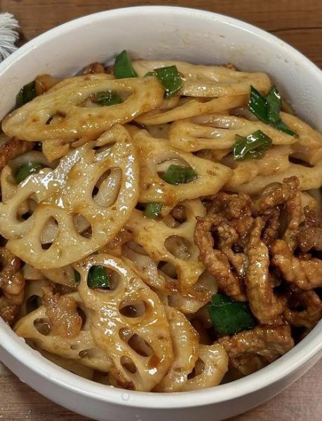 藕片炒肉怎么炒才脆_藕片炒肉用焯水吗-第2张图片-山城妙识