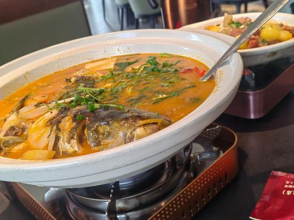 酸菜鱼头汤怎么做_鱼头汤去腥技巧-第3张图片-山城妙识