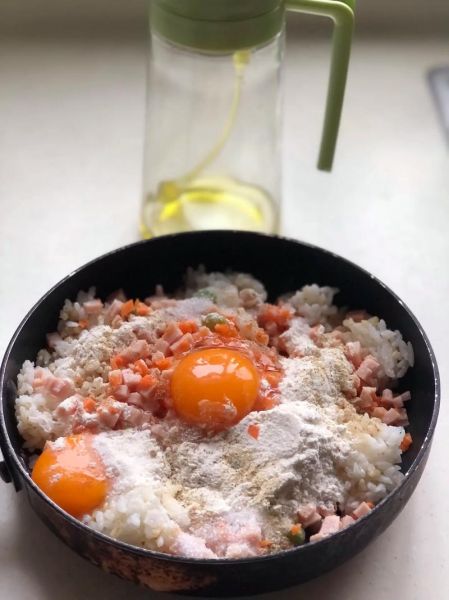 大米饭剩下的怎么做饼_隔夜饭煎饼技巧-第3张图片-山城妙识