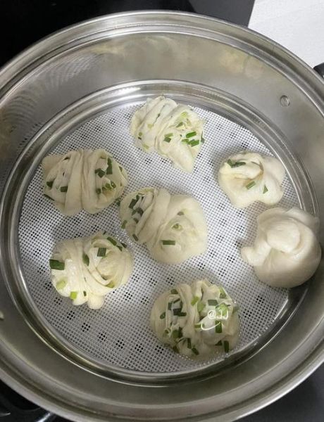 葱油花卷怎么做_葱油花卷做法视频教程-第1张图片-山城妙识
