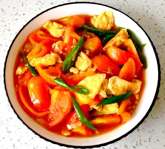 西红柿辣椒炒鸡蛋怎么做_西红柿炒鸡蛋加辣椒好吃吗-第1张图片-山城妙识