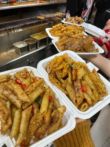 夜宵小吃摊卖什么最赚钱_适合一个人摆摊的夜宵小吃-第1张图片-山城妙识