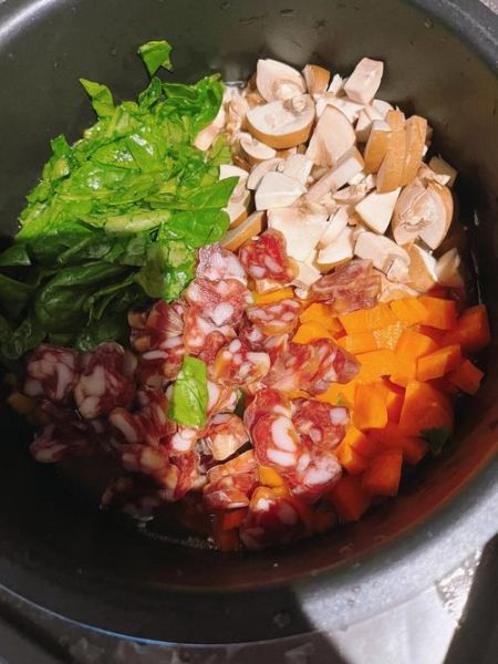 电饭锅蒸饭菜怎么做_电饭锅焖饭和蒸菜能一起吗-第2张图片-山城妙识
