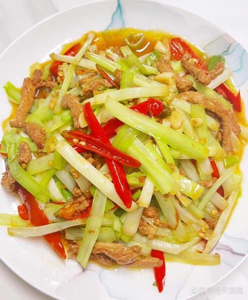 韭黄肉丝怎么炒才嫩_韭黄炒肉丝家常做法-第3张图片-山城妙识