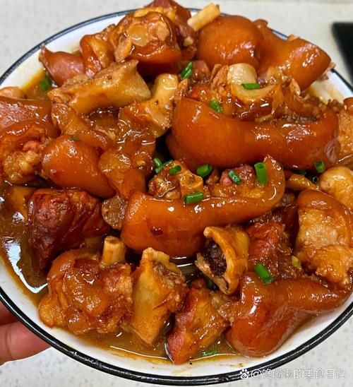 炖猪蹄的做法最正宗的做法_怎么炖猪蹄软糯不腻-第1张图片-山城妙识