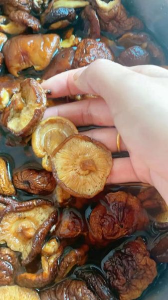 新鲜香菇包饺子要焯水吗_香菇饺子馅正确处理方法-第2张图片-山城妙识 新鲜香菇包饺子要焯水吗_香菇饺子馅正确处理方法-第2张图片-山城妙识