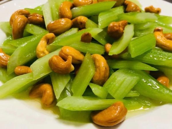 西芹怎么切_西芹切法图解-第1张图片-山城妙识