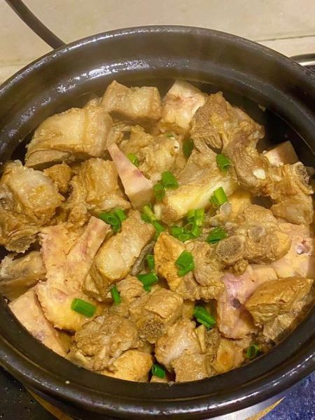 芋头仔炖排骨怎么做_芋头仔炖排骨要焯水吗-第3张图片-山城妙识