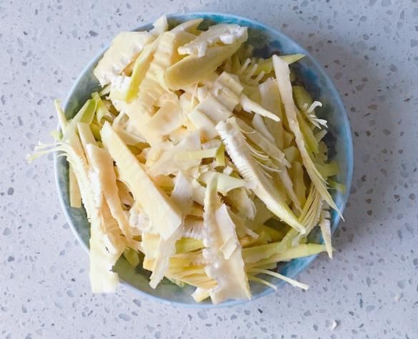 新鲜竹笋怎么切_竹笋切片技巧-第2张图片-山城妙识 新鲜竹笋怎么切_竹笋切片技巧-第2张图片-山城妙识