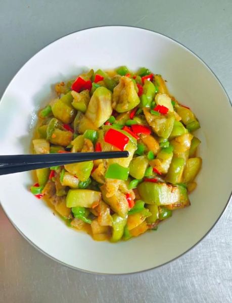 油炸茄子怎么做好吃又简单_茄子不吸油的小妙招-第2张图片-山城妙识 油炸茄子怎么做好吃又简单_茄子不吸油的小妙招-第2张图片-山城妙识