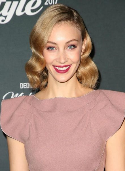 莎拉加顿是谁_莎拉加顿作品有哪些-第3张图片-山城妙识