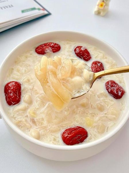 银耳怎么煮出胶_银耳怎么吃最营养-第1张图片-山城妙识