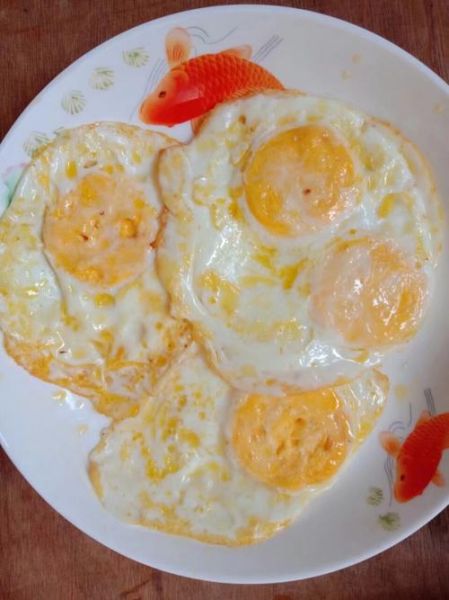 水煎蛋怎么做_为什么水煎蛋比油煎更健康-第2张图片-山城妙识