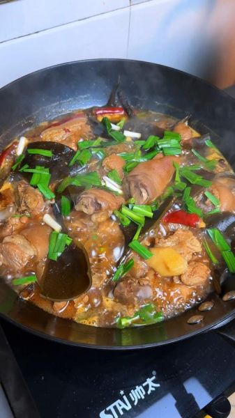 四川炖海带炖鲜猪蹄怎么做_海带炖猪蹄有什么功效-第1张图片-山城妙识