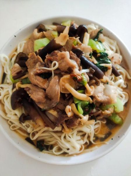 蘑菇面条怎么做_蘑菇面条需要焯水吗-第1张图片-山城妙识