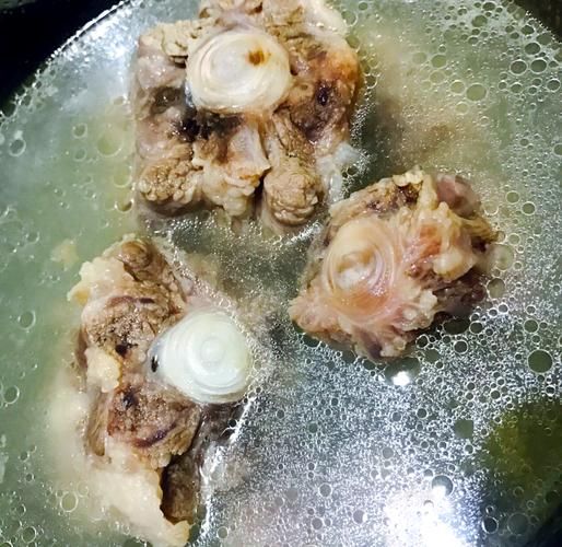 牛尾骨怎么炖好吃_家常牛尾骨汤的做法-第3张图片-山城妙识